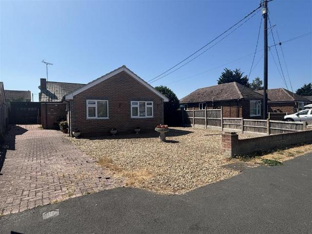 2 bedroom detached bungalow for sale
