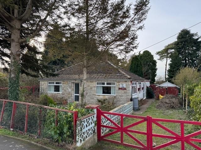 2 bedroom detached bungalow for sale