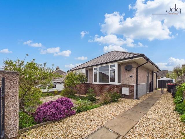 2 bedroom detached bungalow for sale
