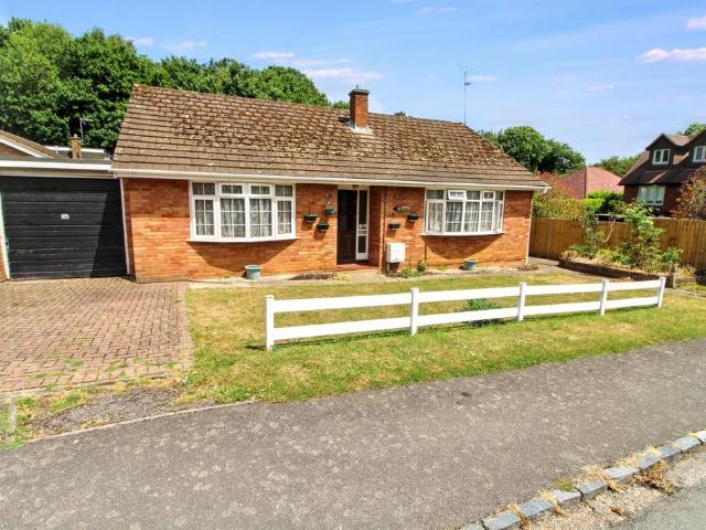 2 bedroom detached bungalow for sale