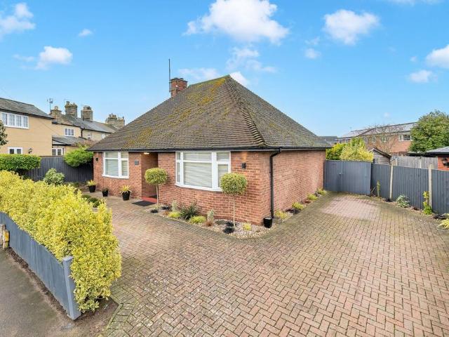 2 bedroom detached bungalow for sale