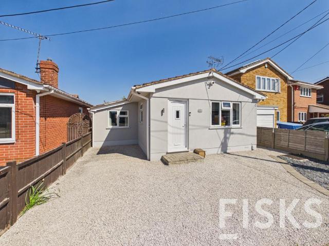 2 bedroom detached bungalow for sale