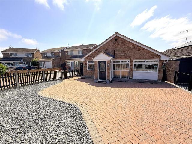2 bedroom detached bungalow for sale