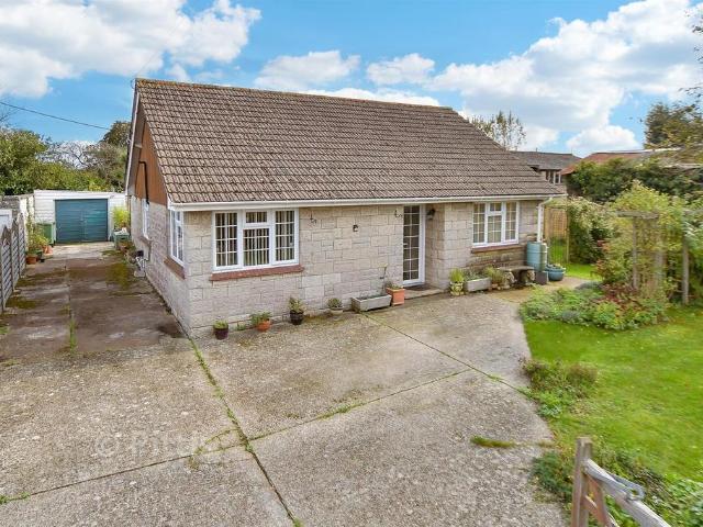 2 bedroom detached bungalow for sale