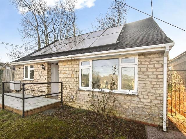 2 bedroom detached bungalow for sale