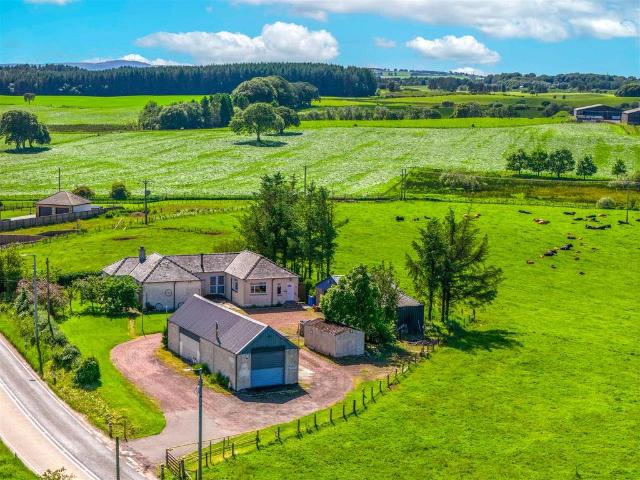 2 bedroom detached bungalow for sale