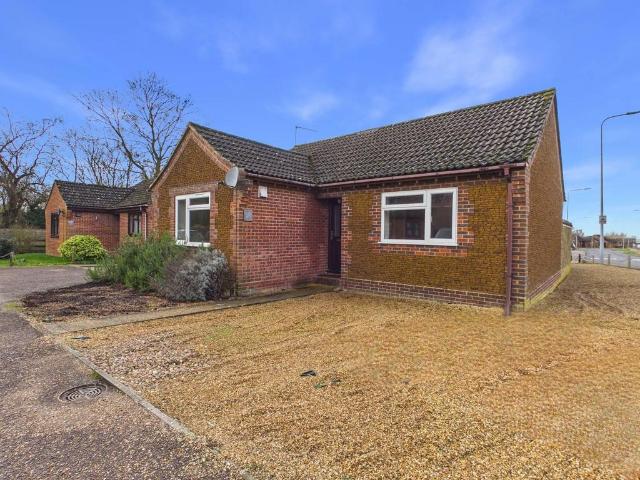 2 bedroom detached bungalow for sale