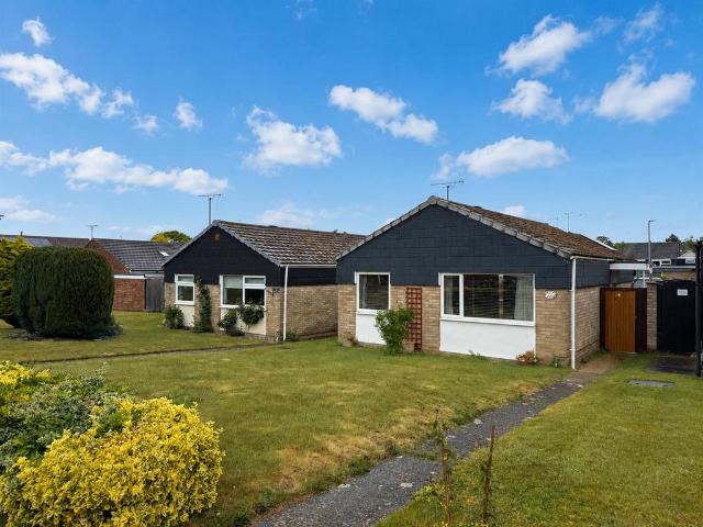 2 bedroom detached bungalow for sale