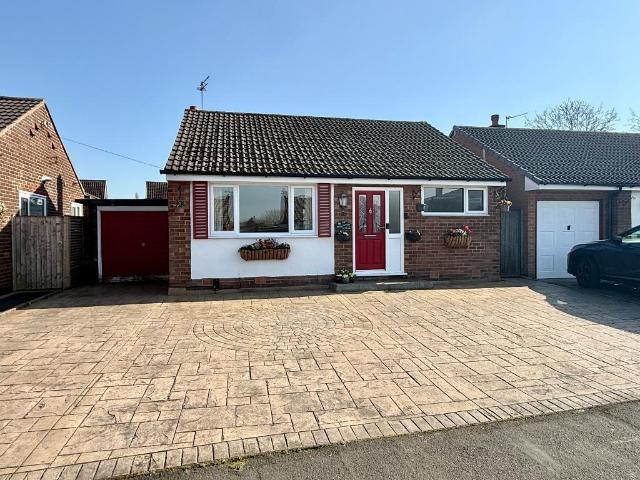 2 bedroom detached bungalow for sale