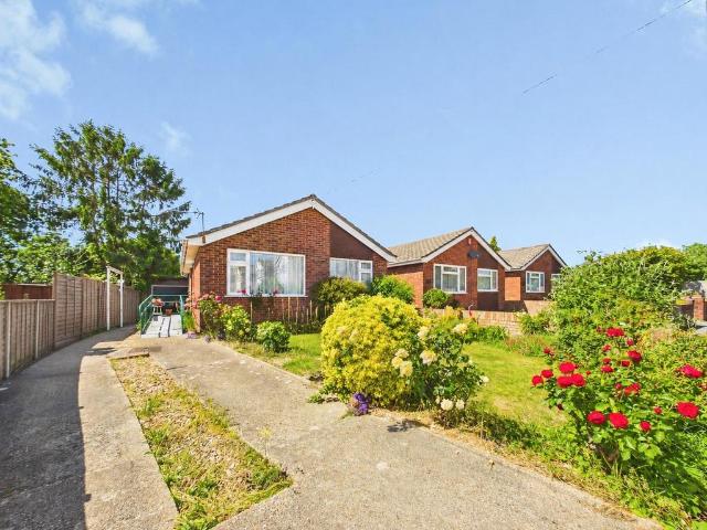 2 bedroom detached bungalow for sale