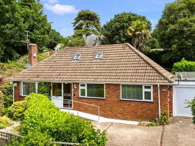 2 bedroom detached bungalow for sale