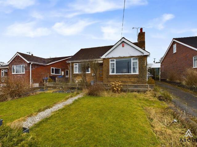 2 bedroom detached bungalow for sale