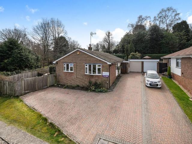 2 bedroom detached bungalow for sale