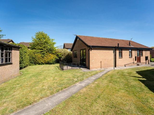 2 bedroom detached bungalow for sale