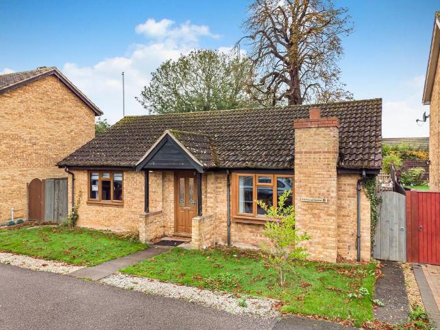 2 bedroom detached bungalow for sale