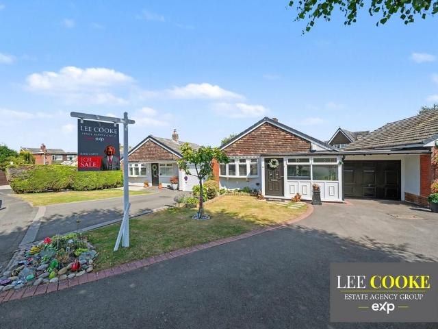 2 bedroom detached bungalow for sale
