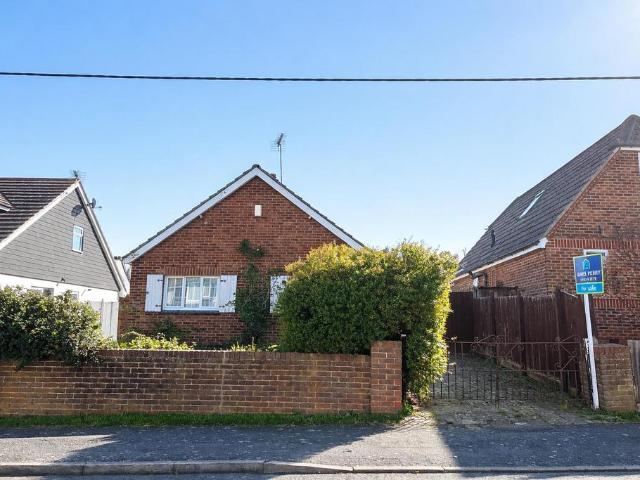 2 bedroom detached bungalow for sale