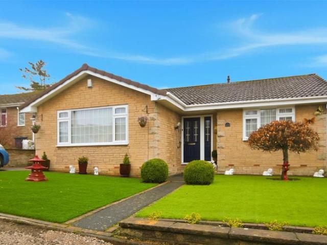 2 bedroom detached bungalow for sale