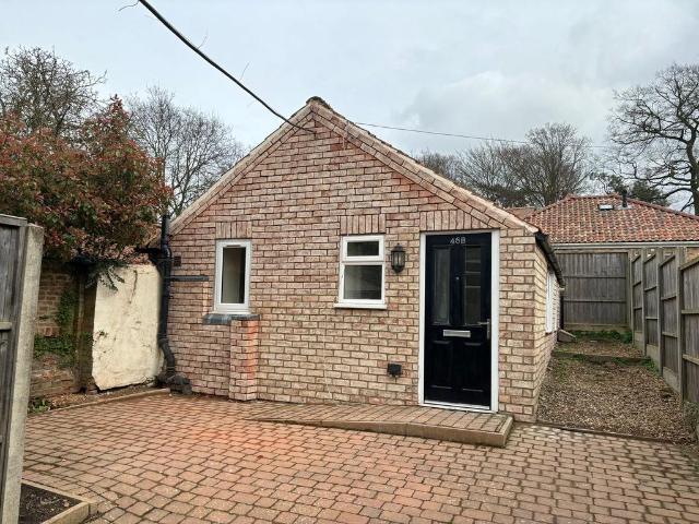 2 bedroom detached bungalow for sale
