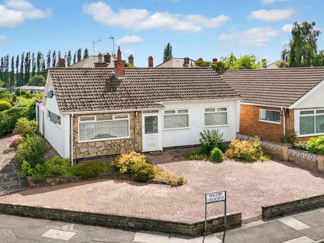 2 bedroom detached bungalow for sale