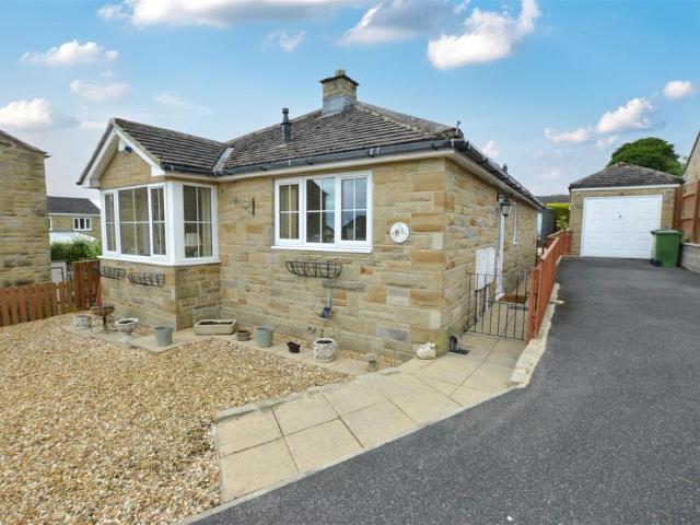 2 bedroom detached bungalow for sale