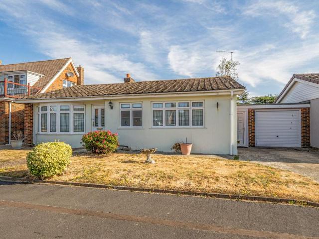 2 bedroom detached bungalow for sale