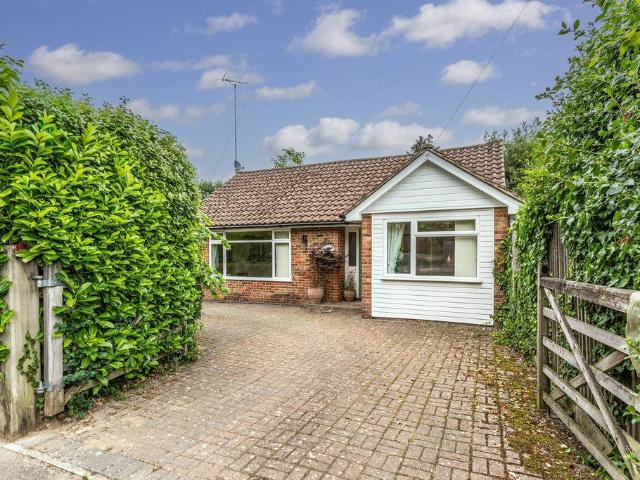 2 bedroom detached bungalow for sale
