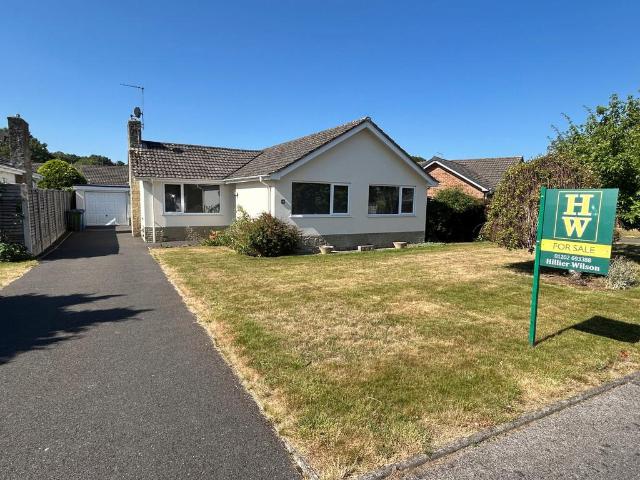 2 bedroom detached bungalow for sale