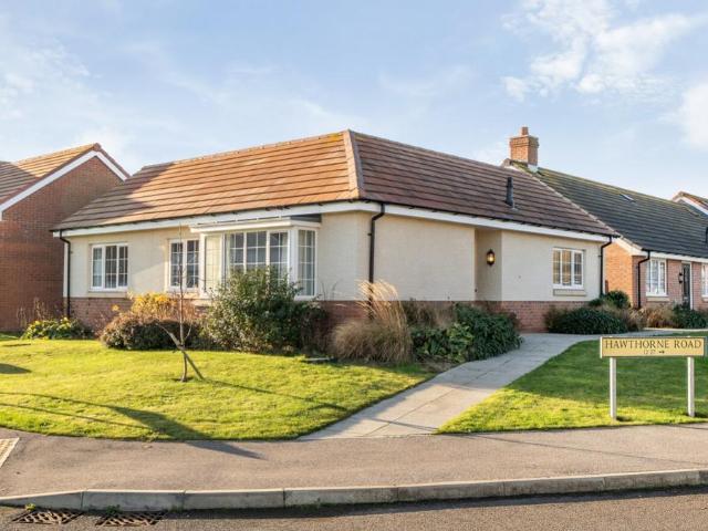 2 bedroom detached bungalow for sale