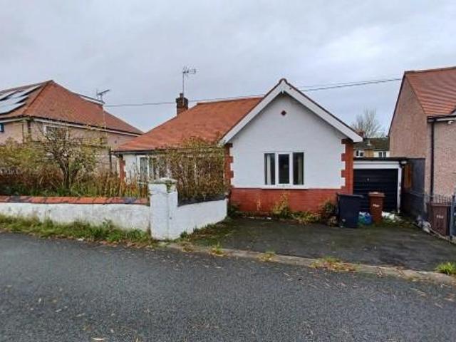 2 bedroom detached bungalow for sale