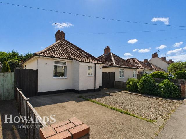 2 bedroom detached bungalow for sale