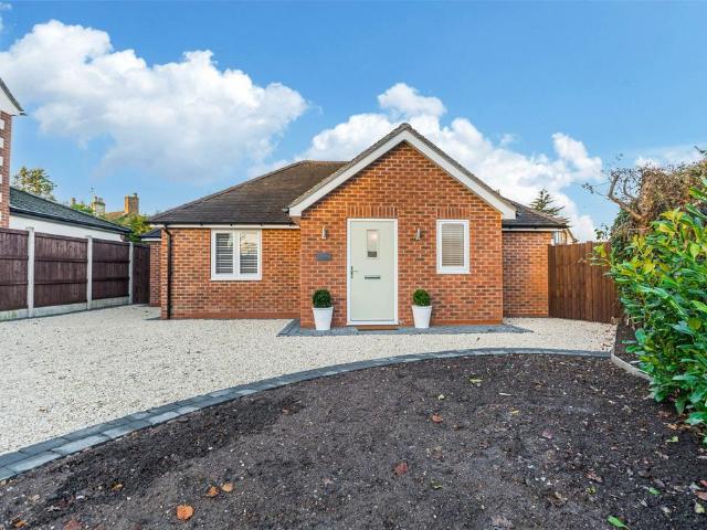 2 bedroom detached bungalow for sale