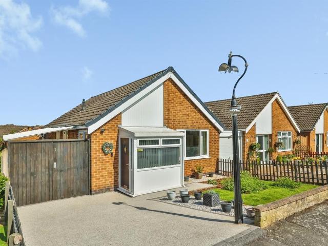2 bedroom detached bungalow for sale