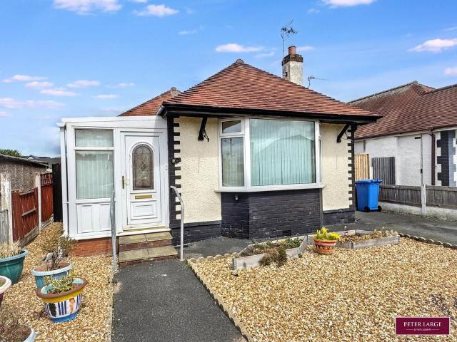 2 bedroom detached bungalow for sale