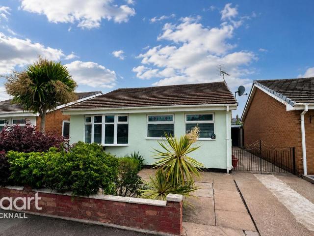 2 bedroom detached bungalow for sale