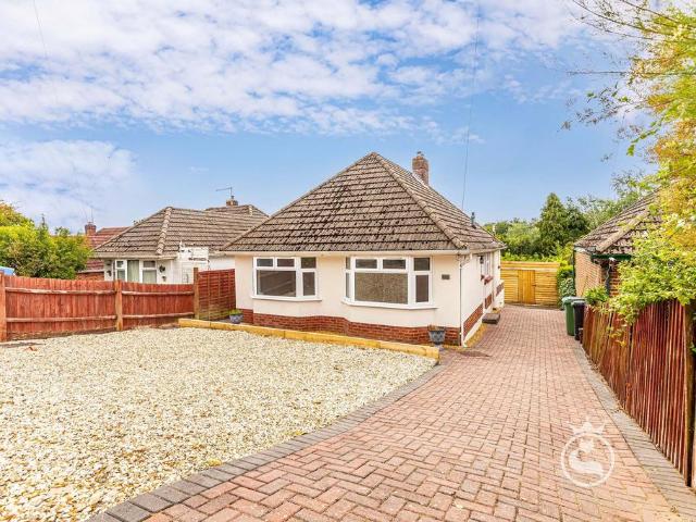 2 bedroom detached bungalow for sale