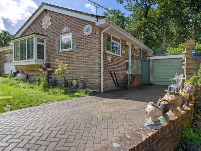2 bedroom detached bungalow for sale