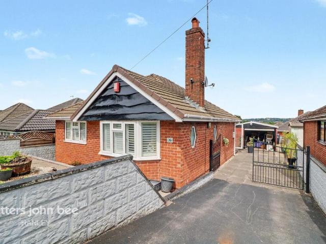 2 bedroom detached bungalow for sale