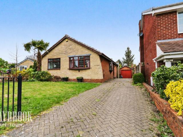 2 bedroom detached bungalow for sale