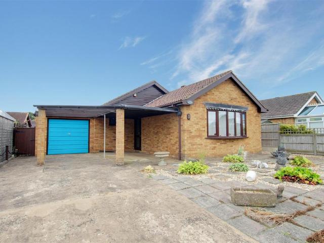 2 bedroom detached bungalow for sale
