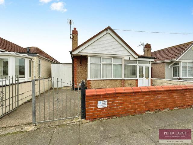 2 bedroom detached bungalow for sale