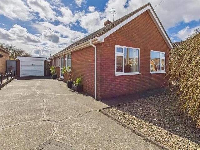2 bedroom detached bungalow for sale