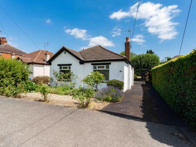 2 bedroom detached bungalow for sale