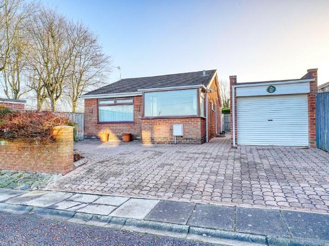 2 bedroom detached bungalow for sale