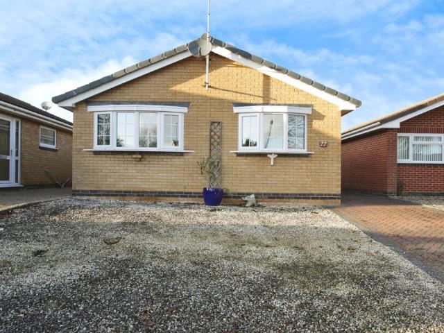 2 bedroom detached bungalow for sale
