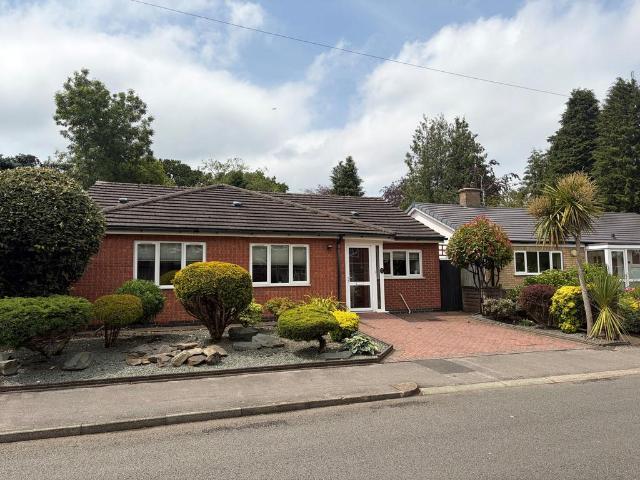 2 bedroom detached bungalow for sale