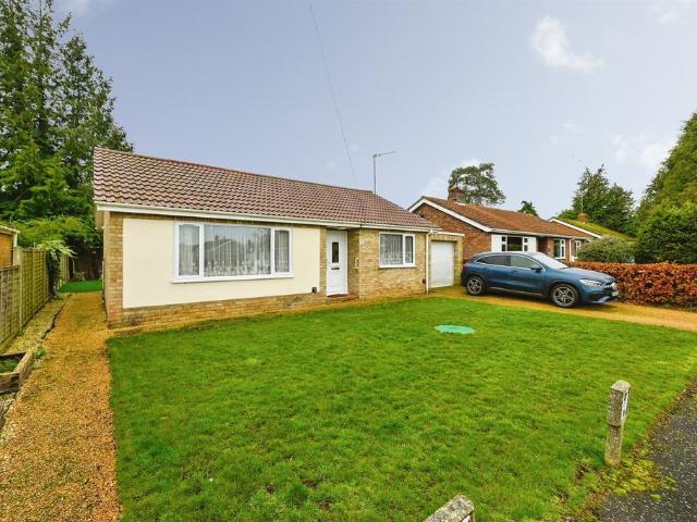 2 bedroom detached bungalow for sale