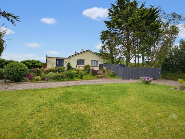 2 bedroom detached bungalow for sale