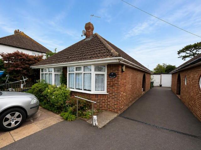 2 bedroom detached bungalow for sale
