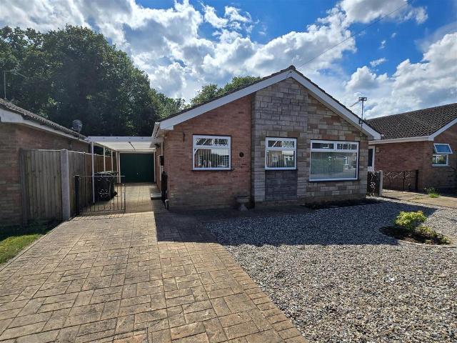 2 bedroom detached bungalow for sale
